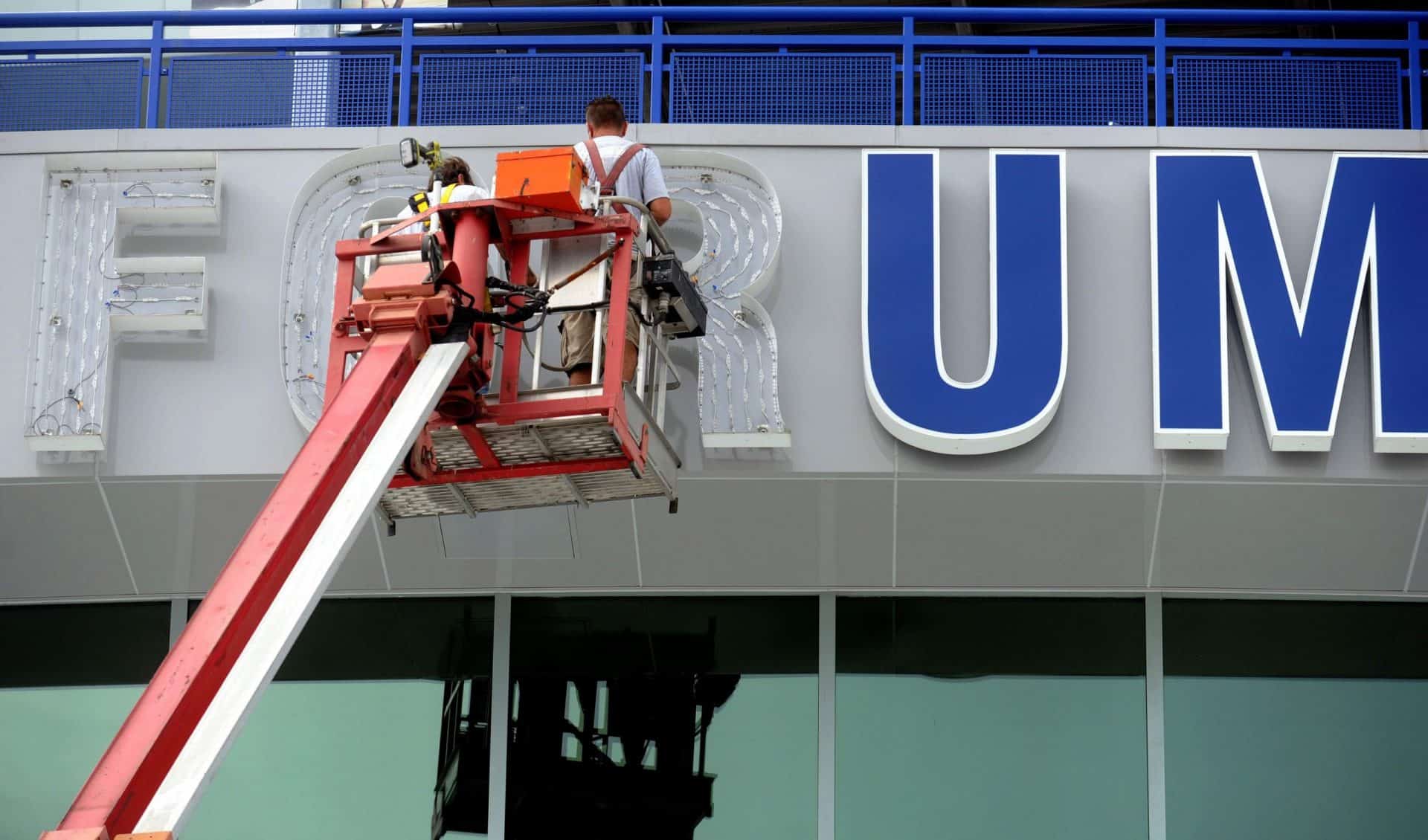 Sign Installation Workers' Compensation | UnderWrite Insurance Services